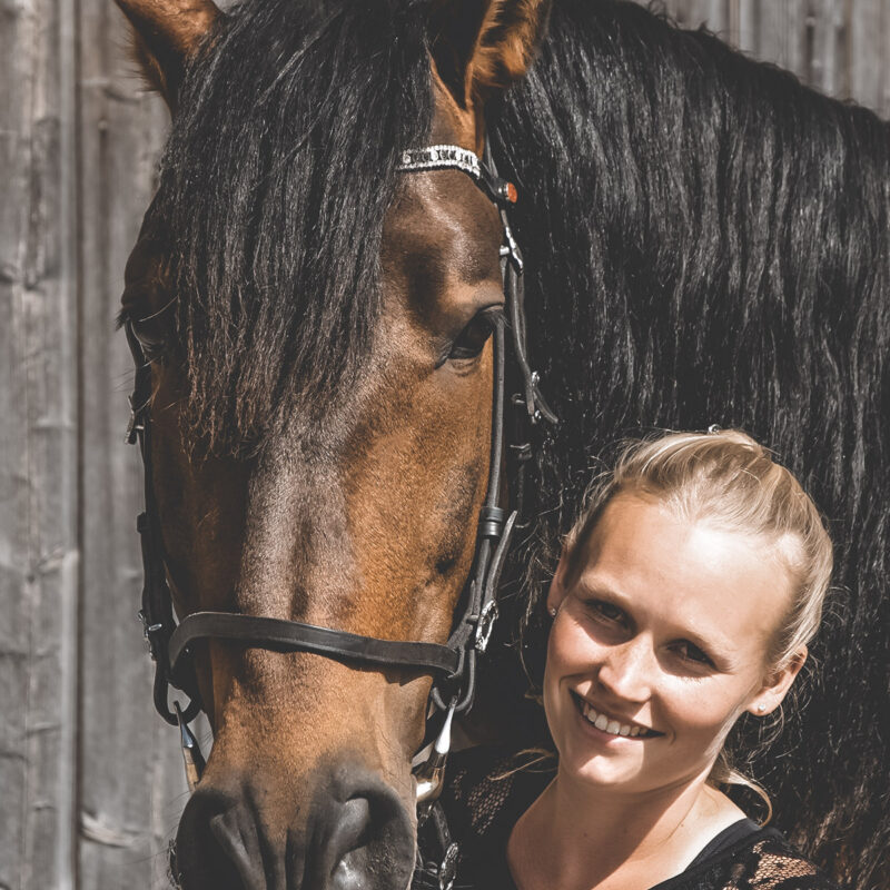 Alina Wagner Pferdetraining - Michael Geitner - Be-Strict